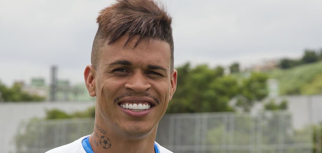 Richard publica extensa nota oficial detonando o Athletico-PR