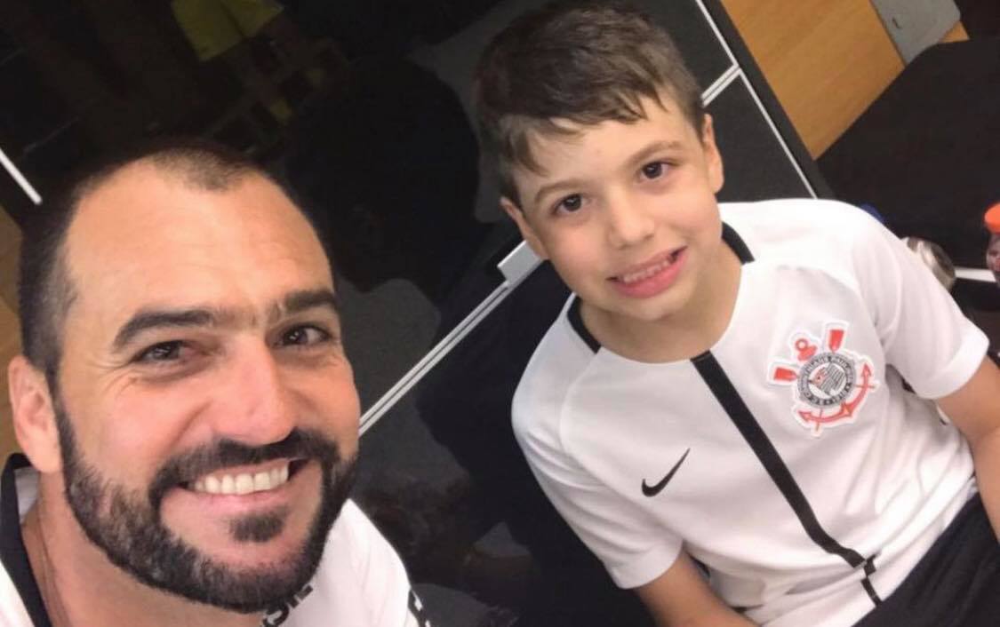 No estilão do pai, filho de Danilo dá show na base; assista lances
